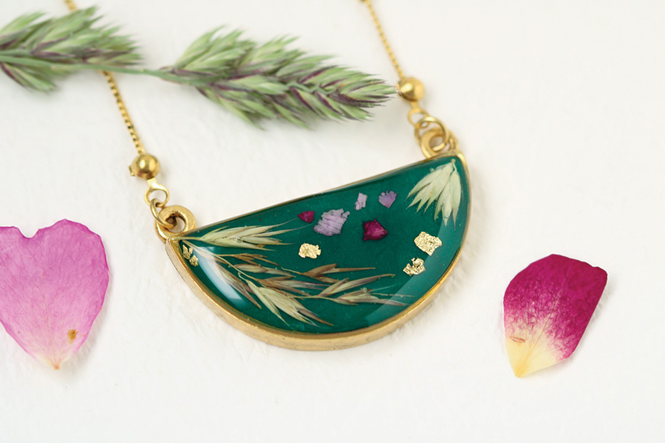 How Rebecca Noel Designs Turns Real Flowers Into Handmade Jewelry